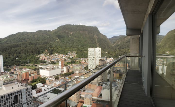 Hermosa Vista En El Edificio Más Alto De Bogotá - Bogota