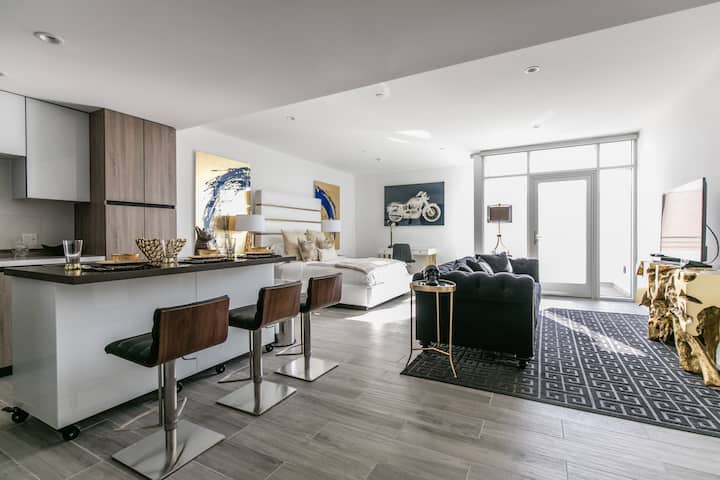 Contemporary Hollywood Glam Pad 8 - West Hollywood