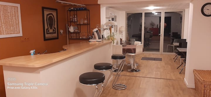 Chambre Quadruple Vue Piscine - Nîmes