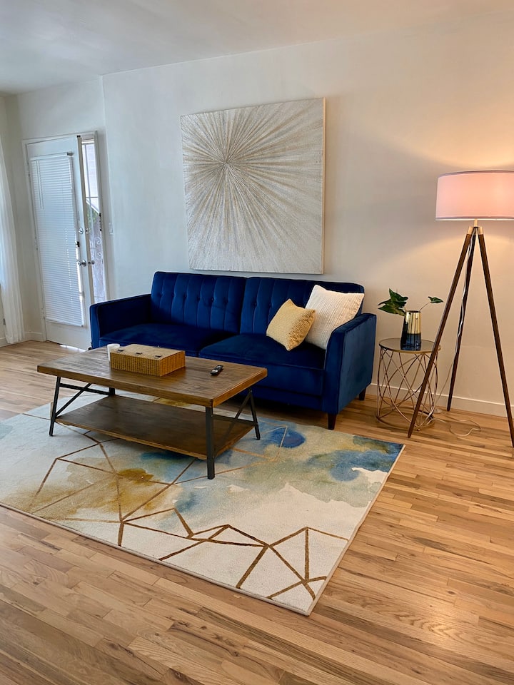 Beautiful, Spacious Apartment In Great Location - Los Angeles, CA