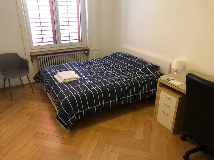 Privatzimmer In Wohnung In Zurich Zentrale Lage - Kloten