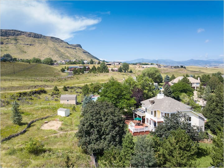 Mountainside Suite-trail Access & Patio W/ Views! - 골든