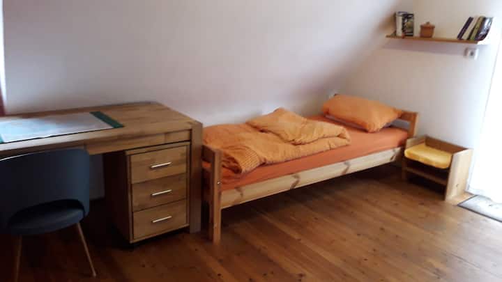 Room Within A Flat For Students , Business - Karlsruhe