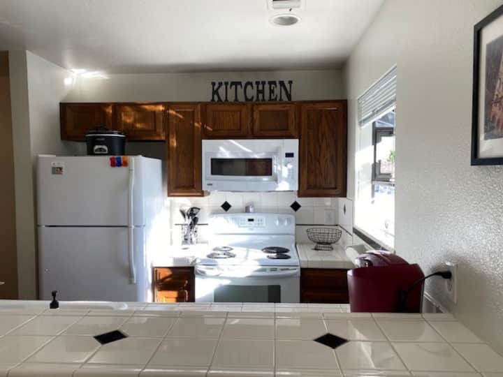 Mid Town Beauty 3 Of 8 Over 90% Of Guests Extend - Sparks, NV