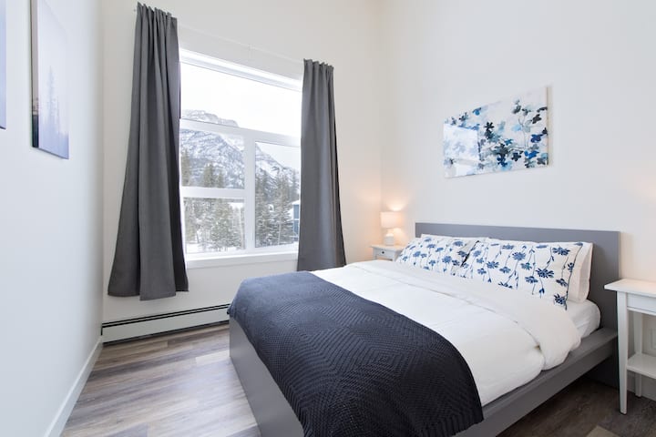 Mountain Retreat With Stunning Views - Canmore