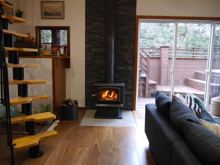 暖炉と満天星空ジャグジー/波の音に癒される贅沢コテージ〜ペットも一緒炭火Bbq/下田河津桜-龍宮窟 - Shimoda