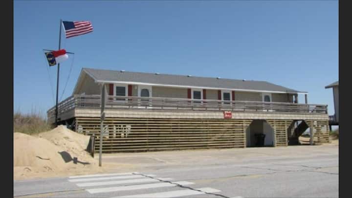 "The Salty Shoebox" Direct Oceanfront. - Kitty Hawk, NC