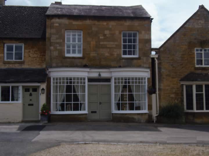 The Old Grocery @ Bay House. - Broadway