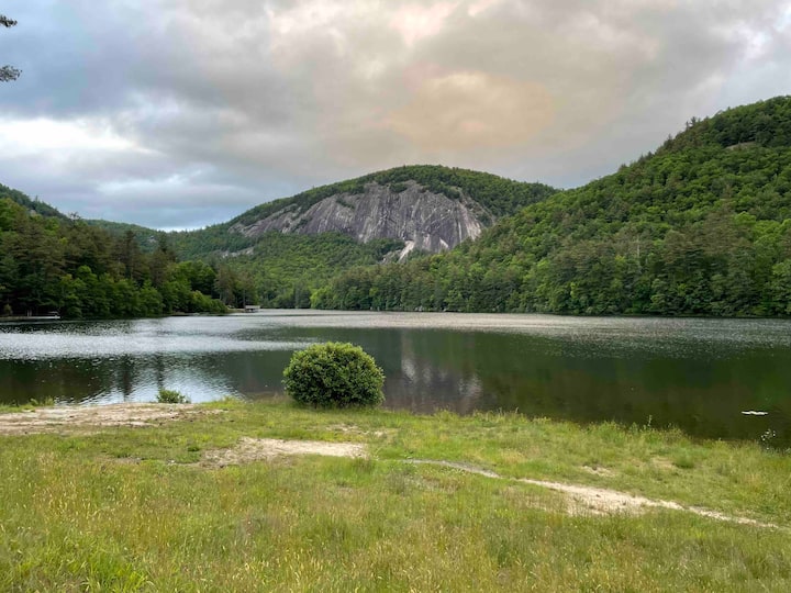 The Den At Sapphire - Lake Jocassee