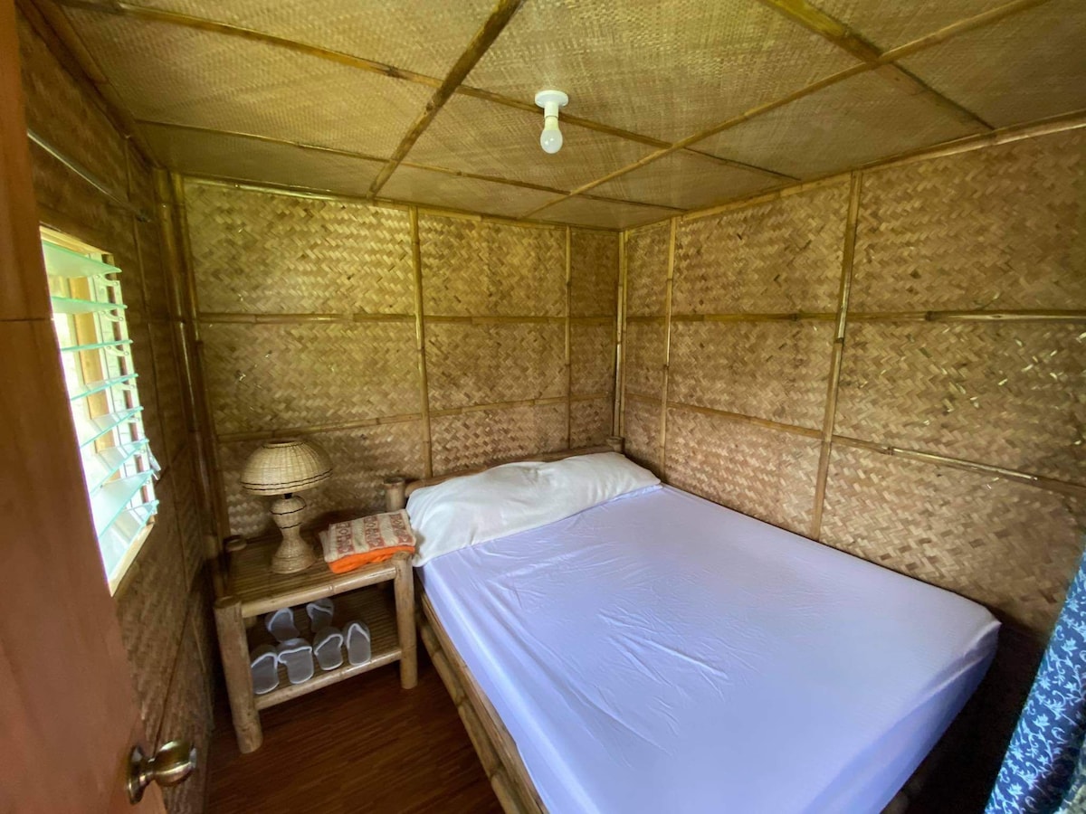 Tagaytay Staycation Kubo moderne (Lucresia) - Gîtes à la ferme à louer ...