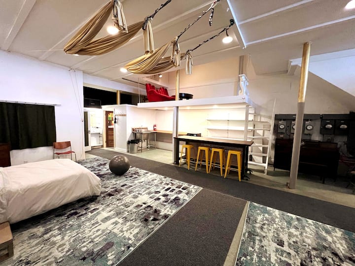 Large Bohemian Loft: The Chromium Compound - Troy, NY