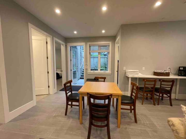 Newly Built 3-bedroom Entire Guest Suite-地熱3睡房 - Vancouver