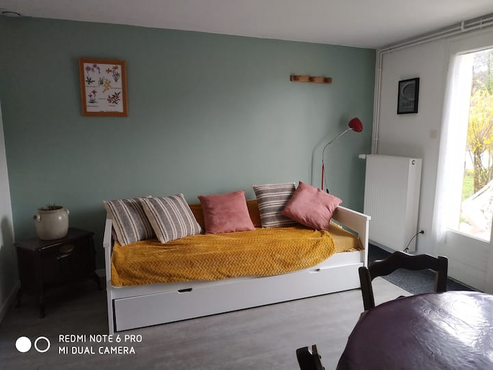 Logement En Rez-de-jardin Avec Vue Sur Le Causse - Lozère
