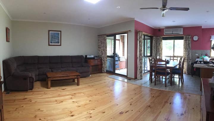 Ocean Grove- Iconic- Spacious Home - Ocean Grove