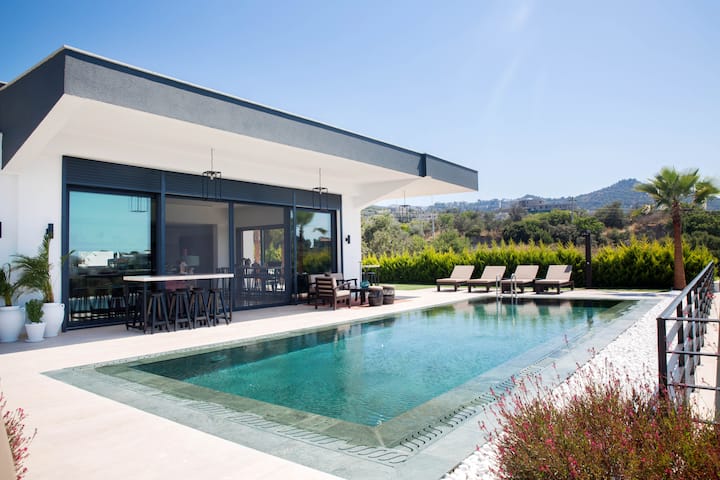 8 Bedroomed Villa In Bodrum Yalikavak Bd443 - Yalıkavak