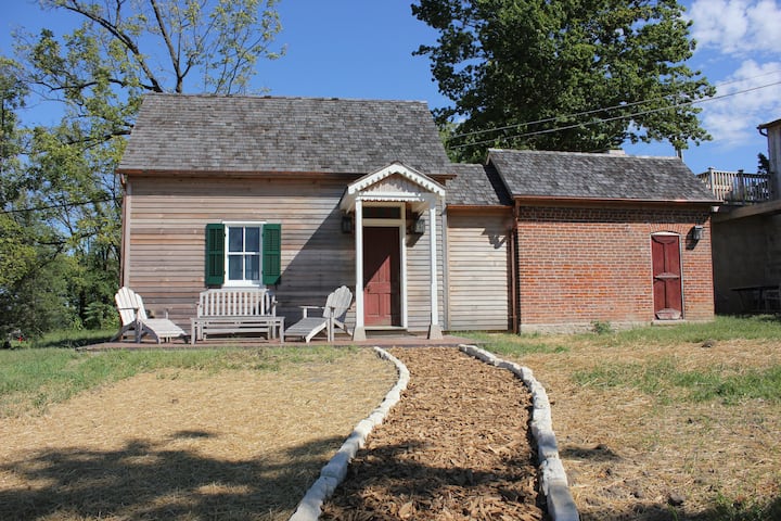 The Violin Shop At Schroeder Hill - Hermann
