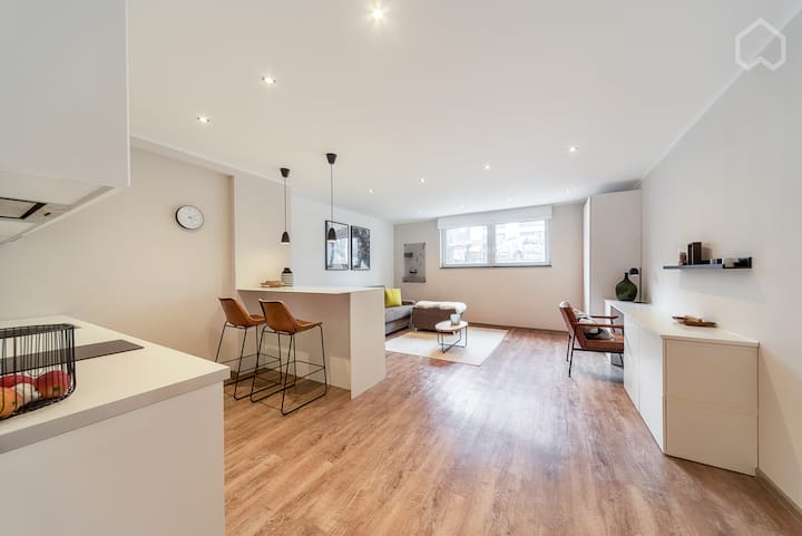 Stilvolles Und Modernes Apartment In Traumlage - Keulen