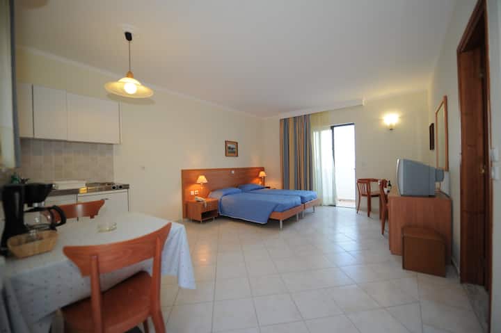 Golden View Executive 3ple Studio - Lindos