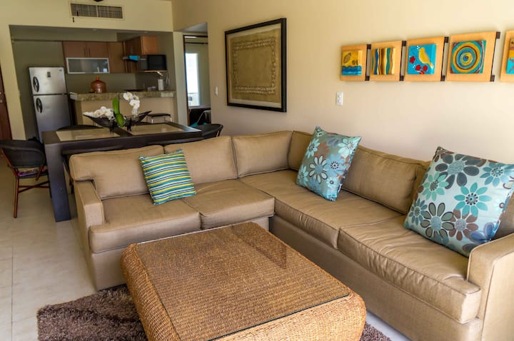 Great 2br Condo Steps To Beach W/pool Sleeps 6! - Playa del Carmen