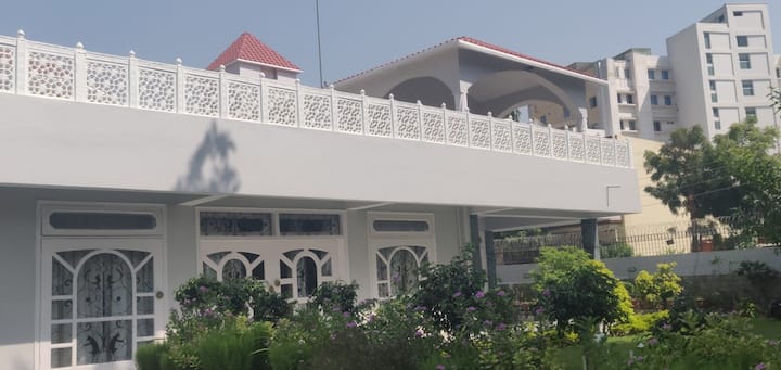 Family Friendly Villa In Faridabad - Faridabad
