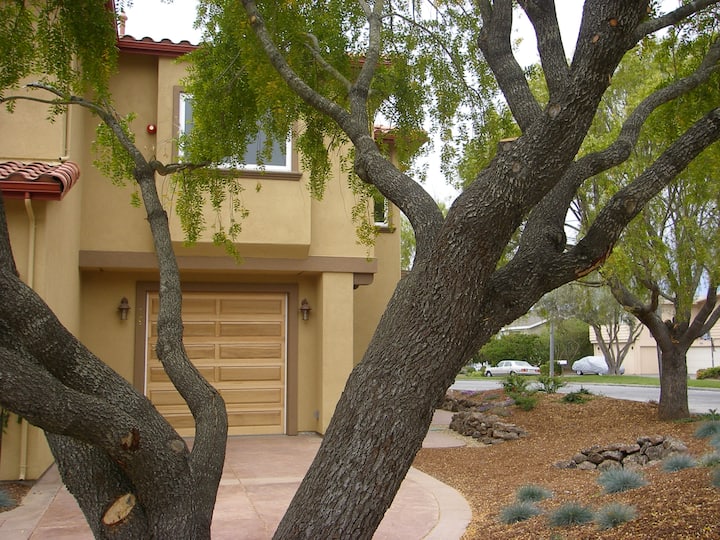 Upscale Seascape Townhouse - Monterey Bay, CA