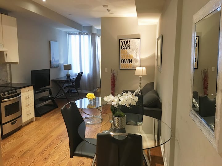 Stylish Apartment - Toronto