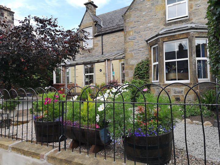 Tomnamuidh House B&b,  Family Room, 3 Persons - Moray