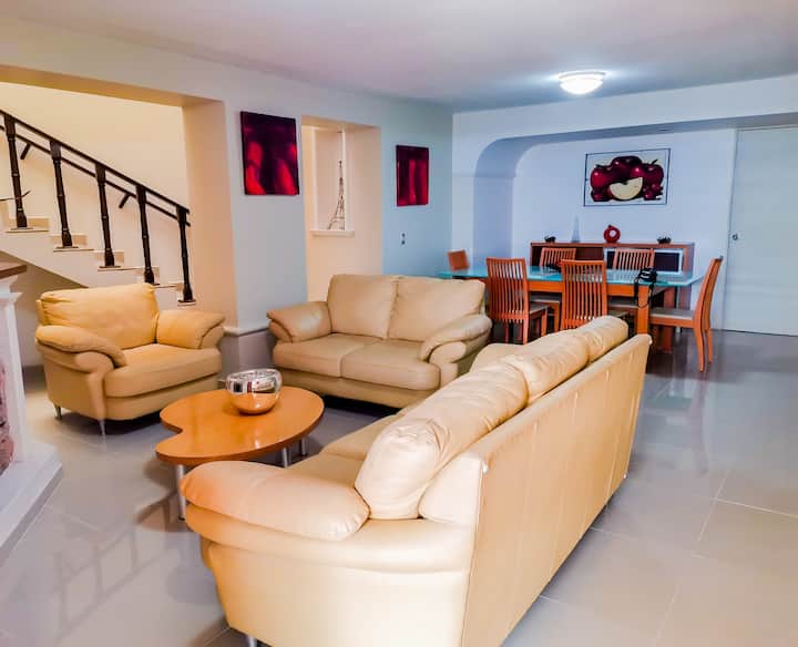 Hermosa Casa Cerca Uaa Norte Con Cochera (Factura) - Aguascalientes