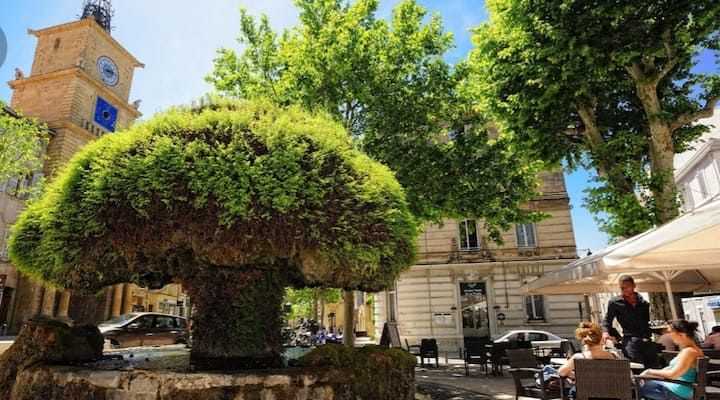 Logement Avec Terrasse Et Parking.  Tv Hd Netflix. - Salon-de-Provence