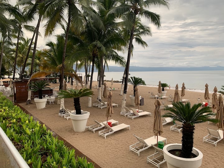 Icon Puerto Vallarta. Beachfront - Puerto Vallarta