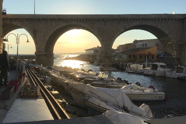 Studio Avec Cour Privatisée Au Vallon Des Auffes - Marseille