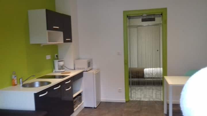 Agreable T1 Centre Ville Dans Rue Calme - Montbéliard