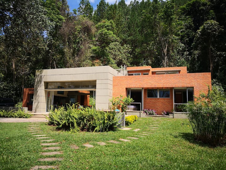 Espectacular Casa En La Montaña! Vista Increíble! - La Vega