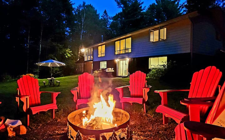 Muskoka Mistywoods - 5br Cottage Firepit+bbq+wi-fi - Bracebridge