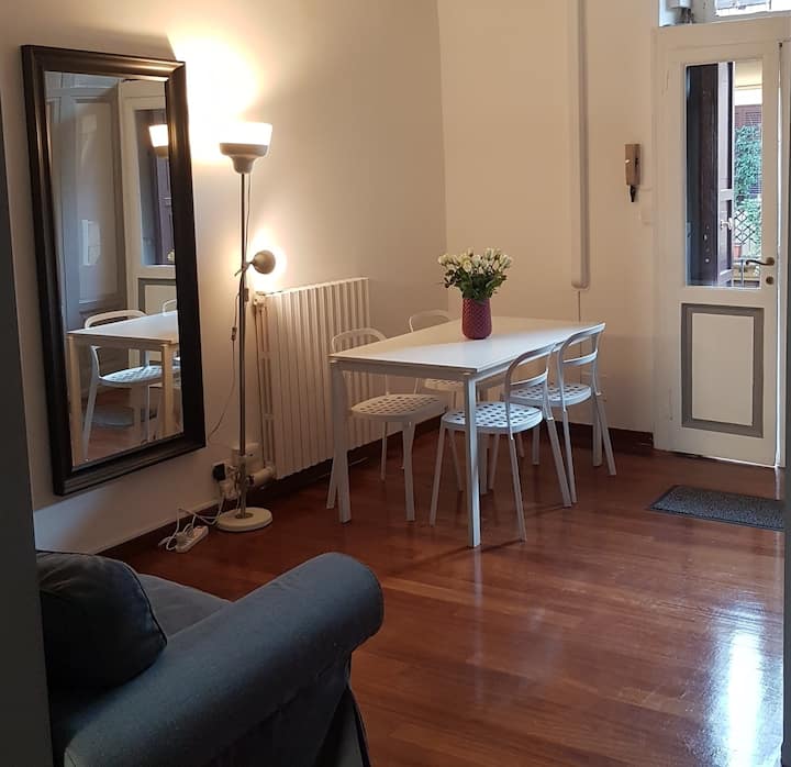 Beautiful One-room Flat In Porta Nuova District - Milaan