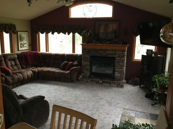 A Comfy Place In The Country/ Two Bedrooms - Two Harbors, MN