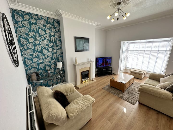 Spacious One Bedroom Apartment In Central Location - Lytham St Annes
