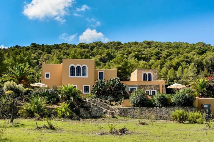 Beautiful Finca In Nature - Islas Baleares