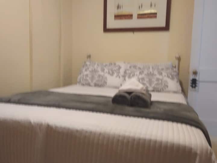 Eileen's Boutique 1br - Monticello, NY