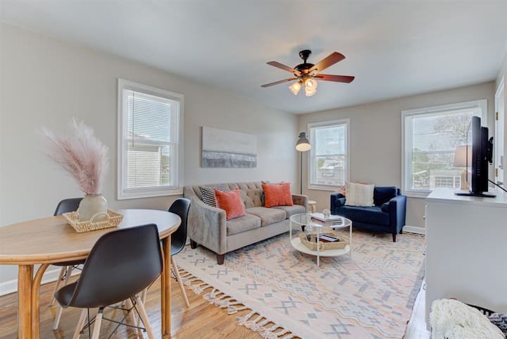 Cozy Benson Stay | Minutes To Downtown Omaha - Omaha, NE