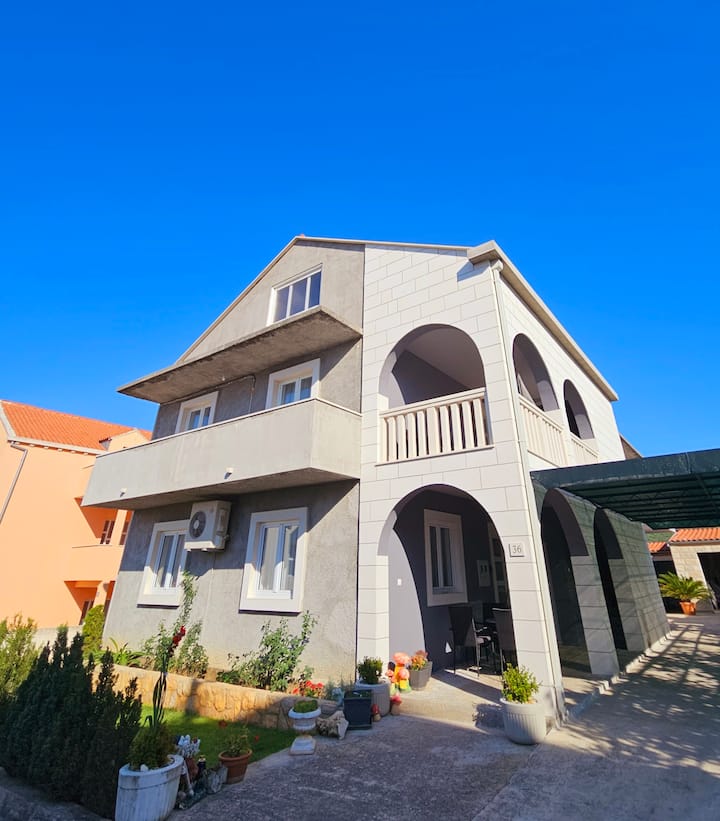 Family House With Open Terrace + Free Parking - Mlini