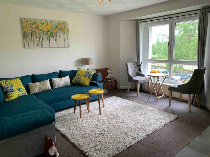 Spacious & Free Parking Flat Facing Glasgow Green - Glasgow