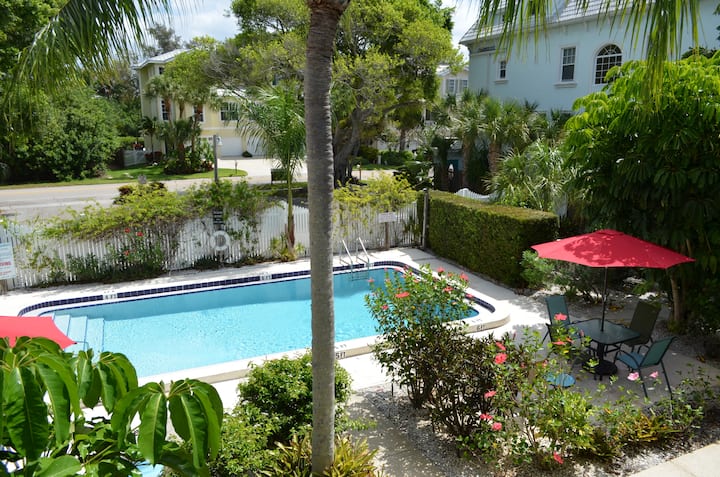 Siesta Key, Just Steps From Beach & Village - Siesta Key, FL