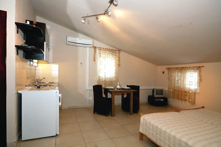 Apartment 5 - Brodarica