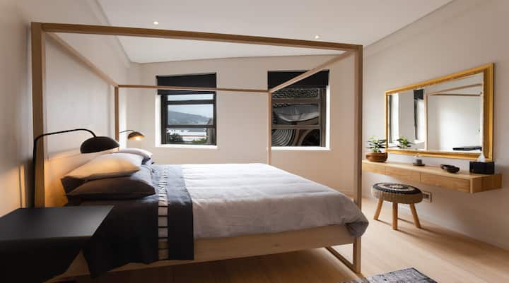 Explore The Mother City From This Gem - Le Cap