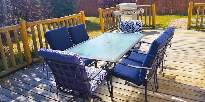 Spacious Six Bedroom Home - Cheyenne, WY