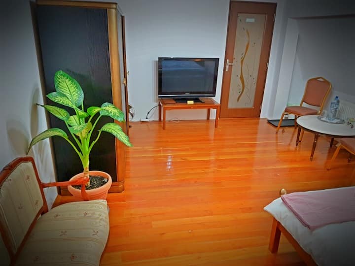 Bucharest Boutique Accommodation - Madrid Suite - Bucarest