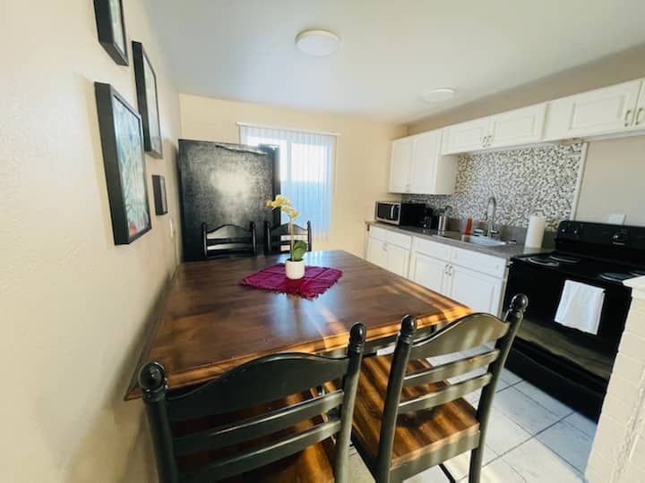 4-lovely 1 Bedroom 1 Bath Apartment With Parking - Las Vegas, NV