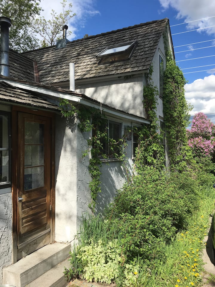 1890s Rustic Bozeman Home In Trendy Northeast - Bozeman, MT
