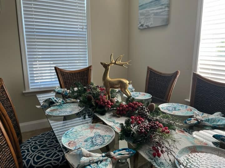 Stylish Large Home Near Beach & Key West. - Big Pine Key, FL